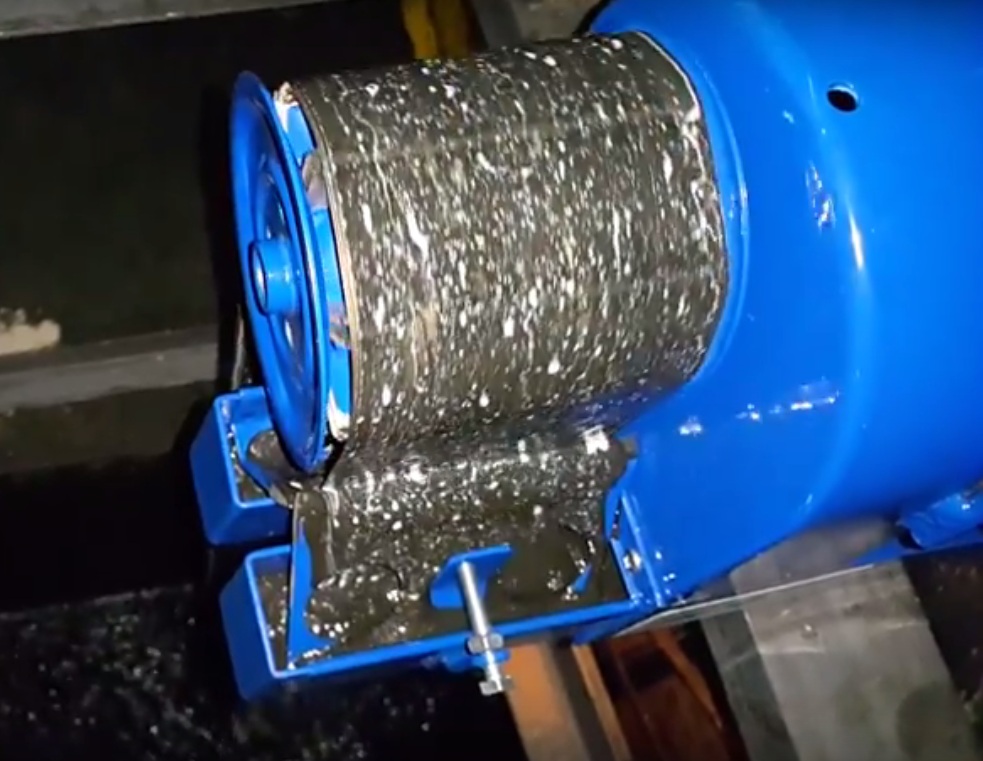 What Is an Oil Skimmer? | Abanaki